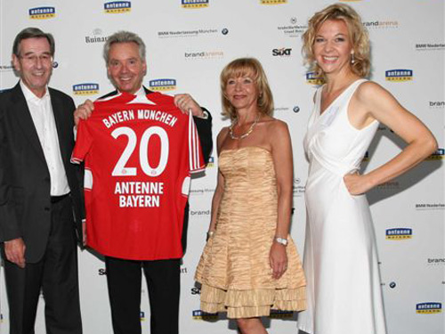 Antenne Bayern wird 20: Sasha und Juanes bringen Ständchen! | TIKonline.de