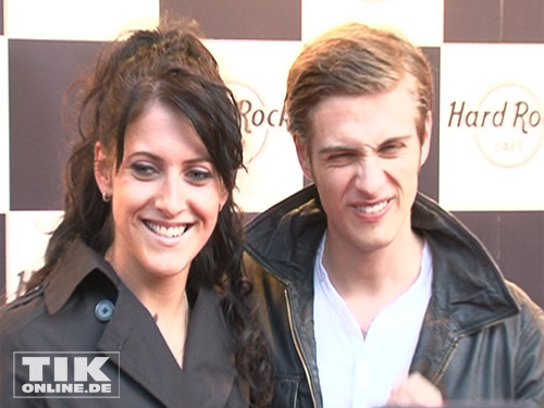 Randale im Hard Rock Cafe: Promis zerschmettern Gitarren! | TIKonline.de